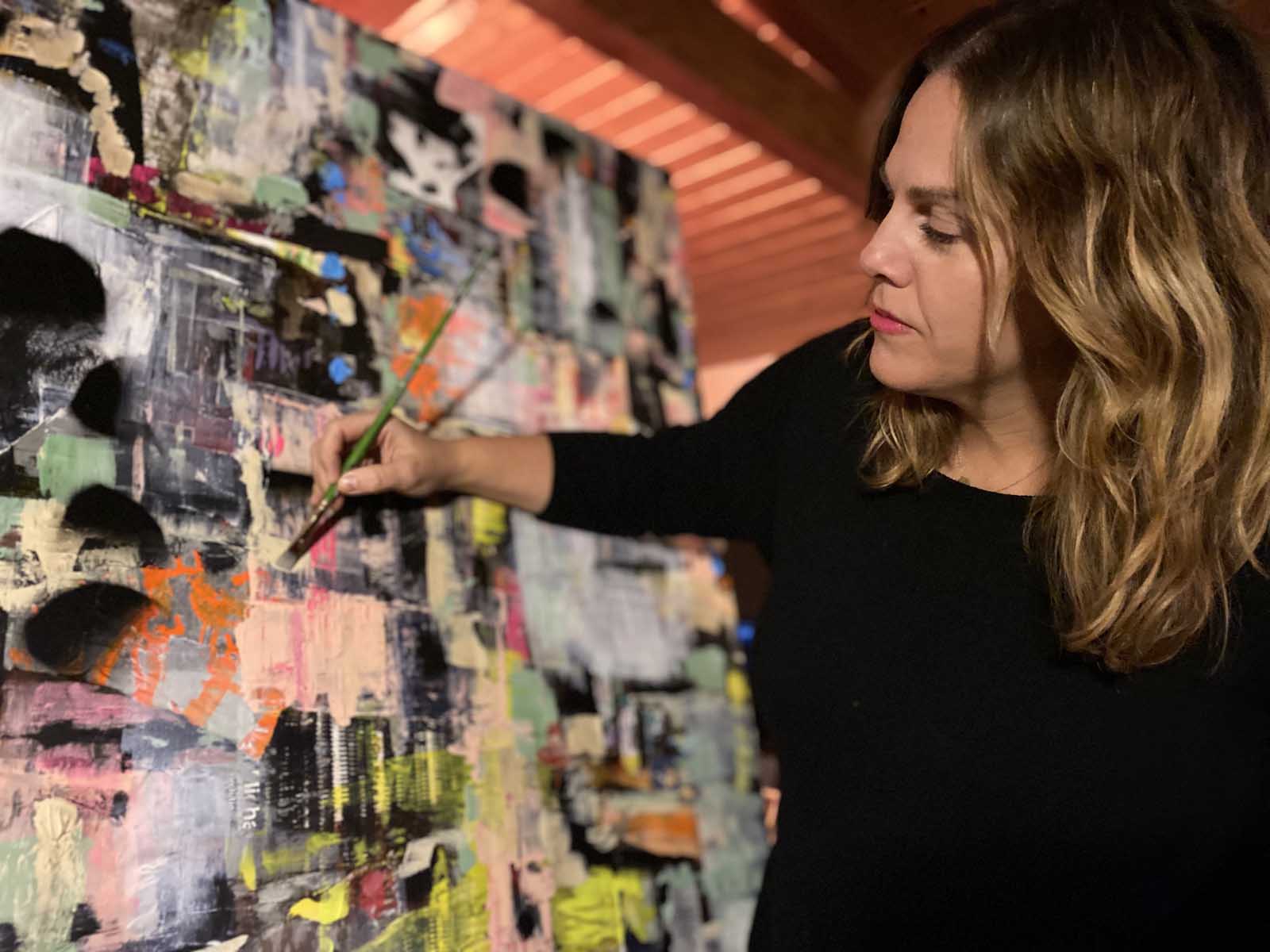 Liz Burns Finds ‘Uber-Presentness’ In Painting Abstract Art ...